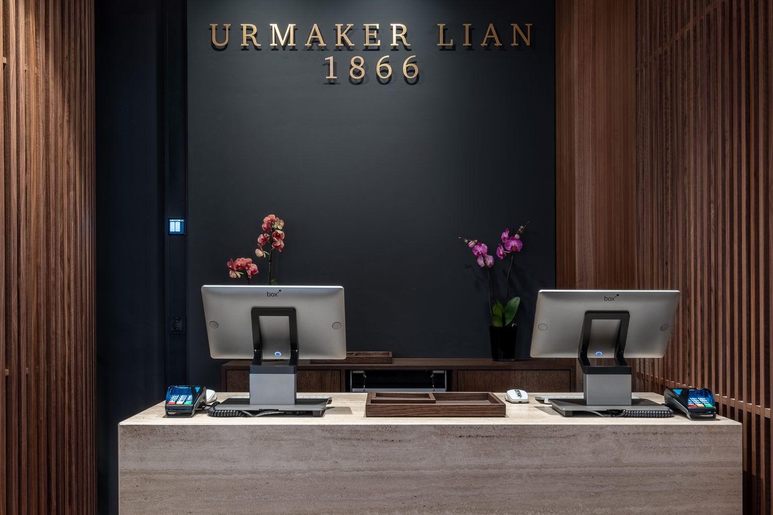 Urmaker Håkon Lian – Lysdesign av Stokkan Lys